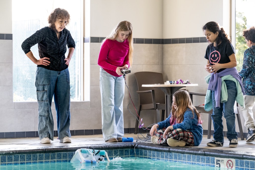 La Conner fifth graders build underwater robots to fight plastic ...